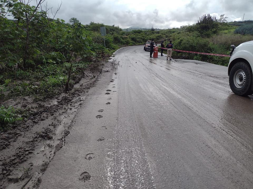 Reportan deslave en carretera de San Gabriel - Letra Fría