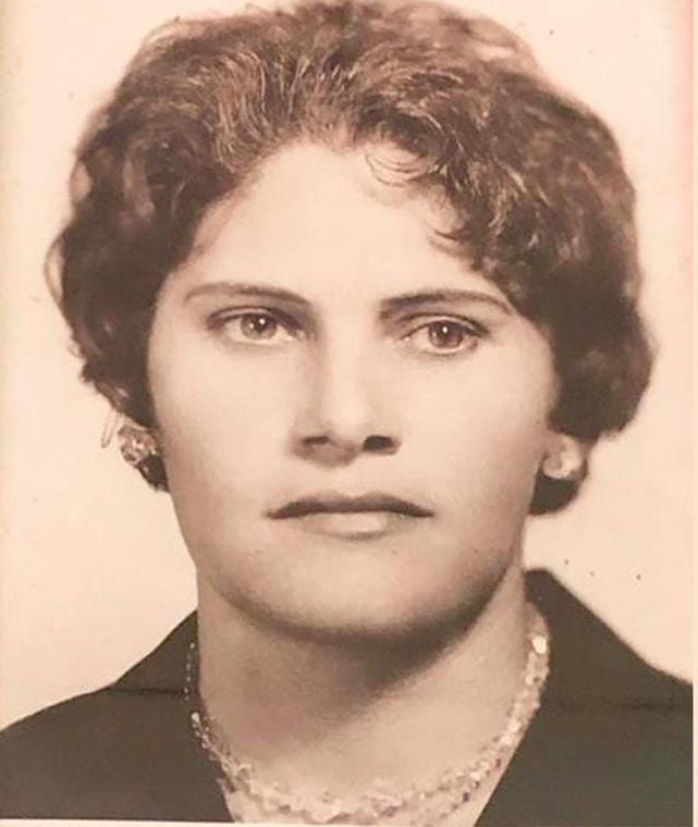 Fallece a los 90 años de edad, la profesora limonense María Refugio ...