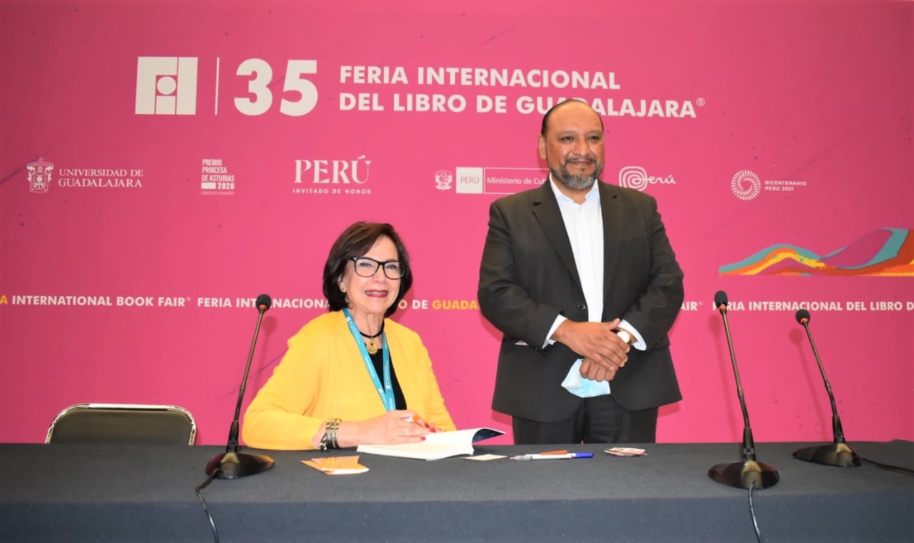 "Señas, palabras y silencio", libro que retrata desafíos de la ...